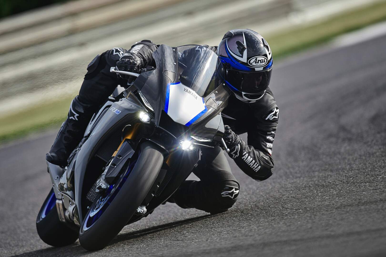 Yamaha YZF R1 Price In Kolkata December 2023 YZF R1 On Road 54 OFF