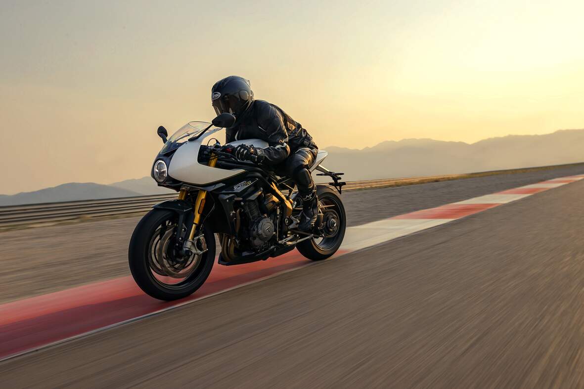 Triumph Speed Triple RR, uma invocada café racer | Motociclismo Online