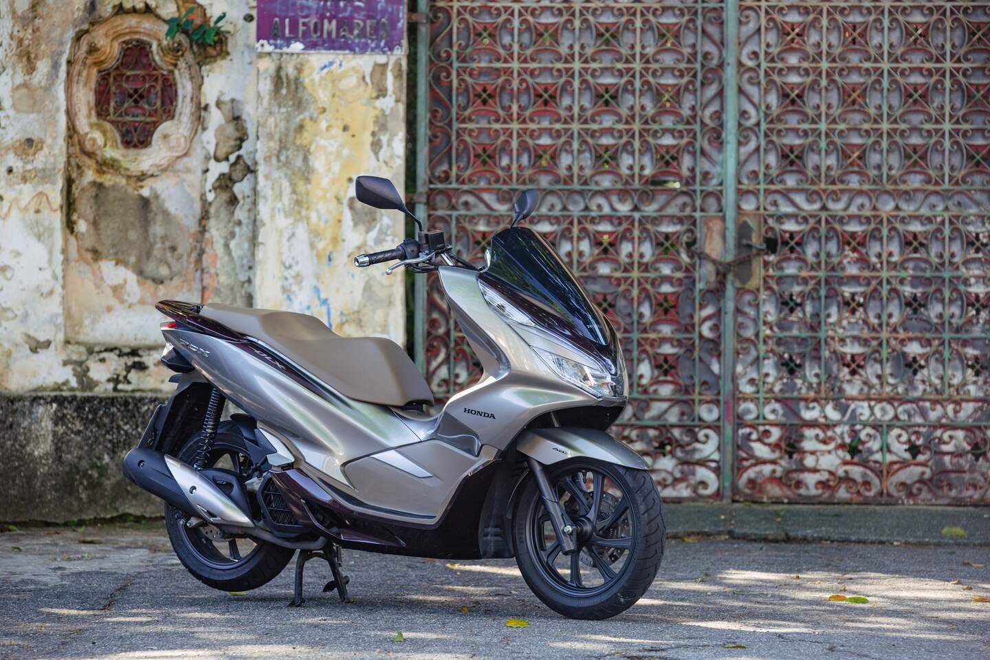 Honda PCX DLX: um scooter charmoso e funcional | Motociclismo Online
