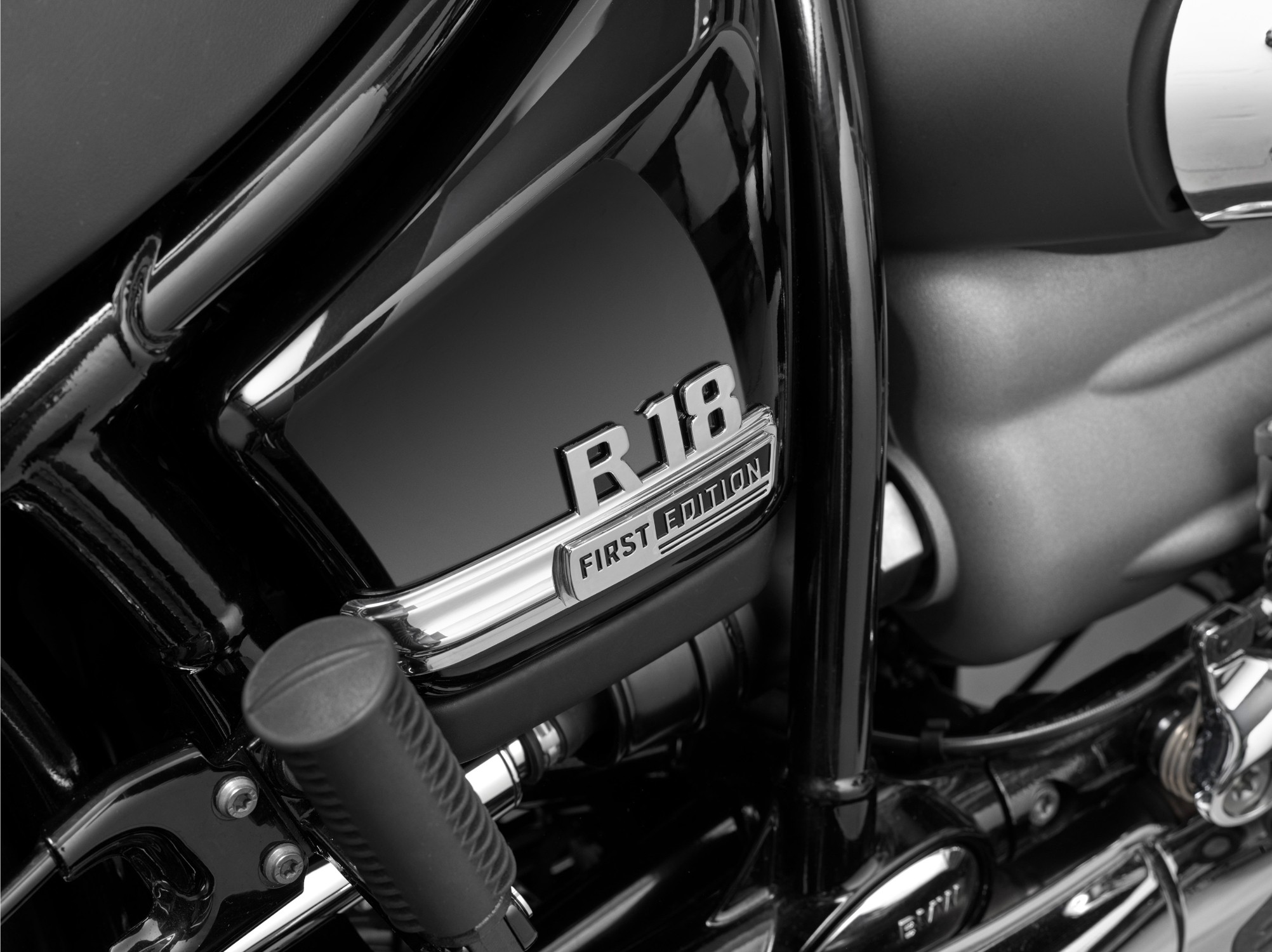 BMW R 18 já está entre nós! Custom alemã chega por R$ 139.900