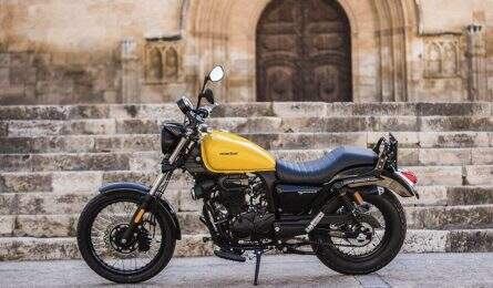 Macbor 125 Rockster Flat: uma custom vestida de esportiva