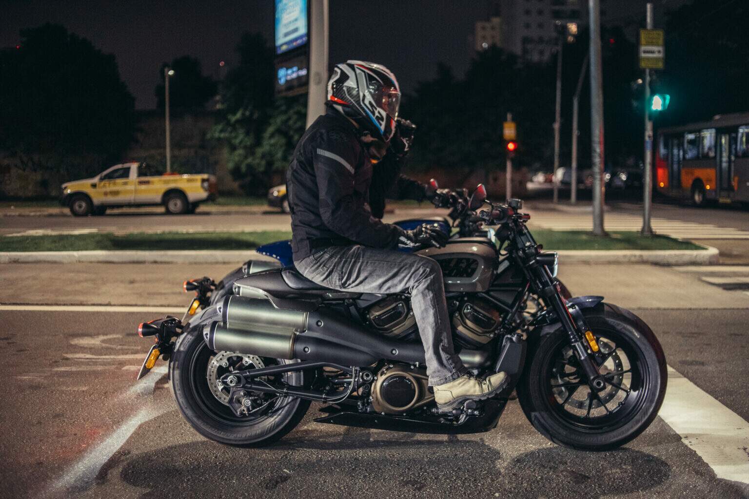Harley-Davidson Sportster 1250 S tem pegada de muscle bike ...