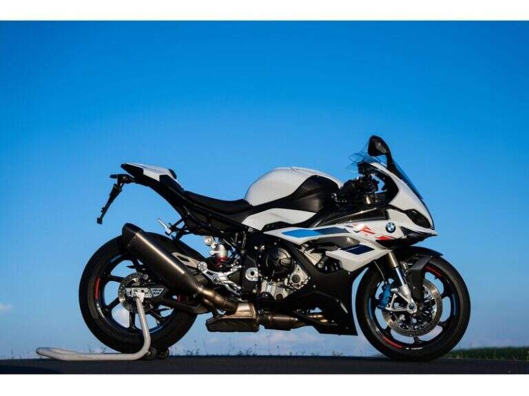 Primeiras impressões: Como é acelerar a nova BMW S1000 RR