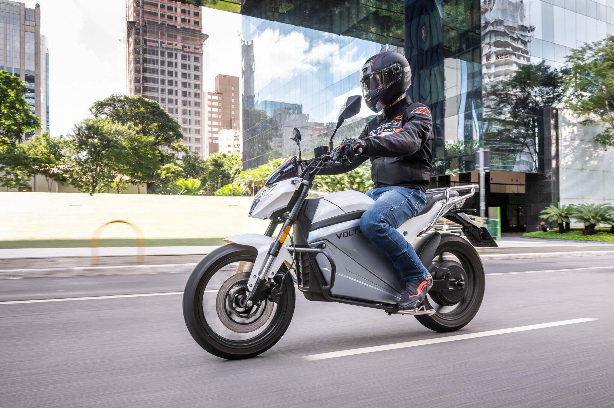 Voltz EVS Work roda 1.000 km gastando R$ 20 | Motociclismo Online