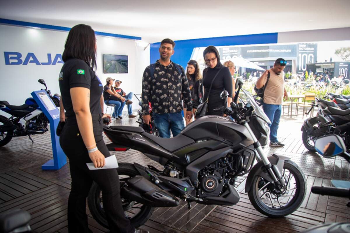 Bajaj estreia no Capital Moto Week e abre loja em Brasília | Motociclismo Online