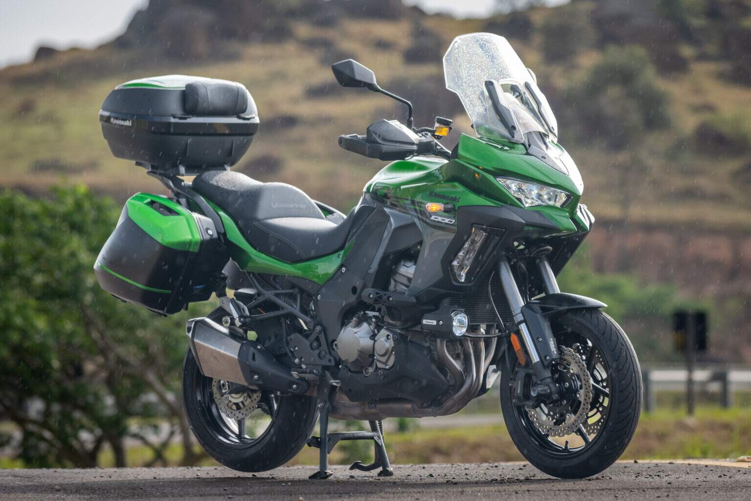 Kawasaki Versys 1000 GT: uma crossover que esbanja luxo e conforto ...