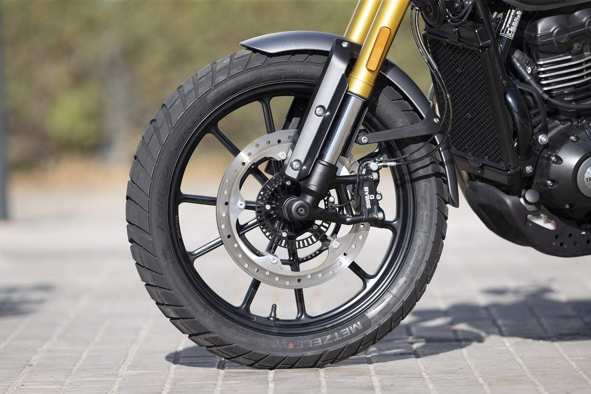Tudo sobre as surpreendentes Triumph Speed 400 e Scrambler 400 X