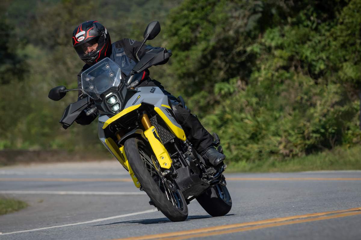 Suzuki V-Strom 800 DE: domine qualquer terreno com a nova referência em ...