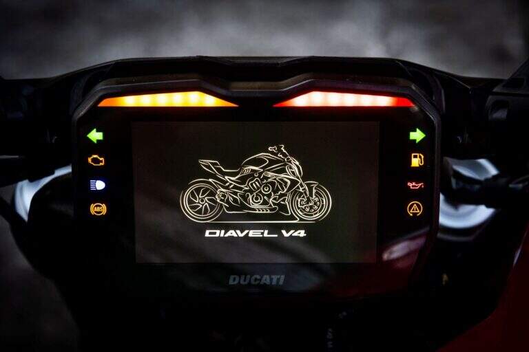 Ducati Diavel V4: a muscle bike que redefine o segmento | Motociclismo ...