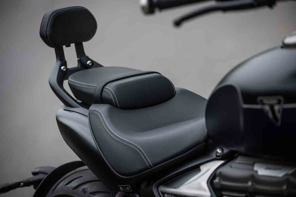 A Triumph Rocket 3 Storm é gigante e está a venda por R$127.990