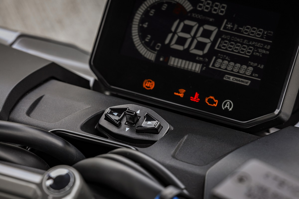 Honda ADV 160 2025 chega renovado e com preço de R$ 24.534