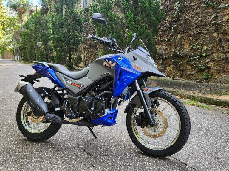 Dafra NH 300 2025 é uma trail competente e acessível