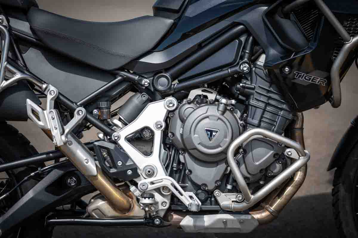 Triumph Tiger 1200 Black Edition: testamos a big trail que impõe ...