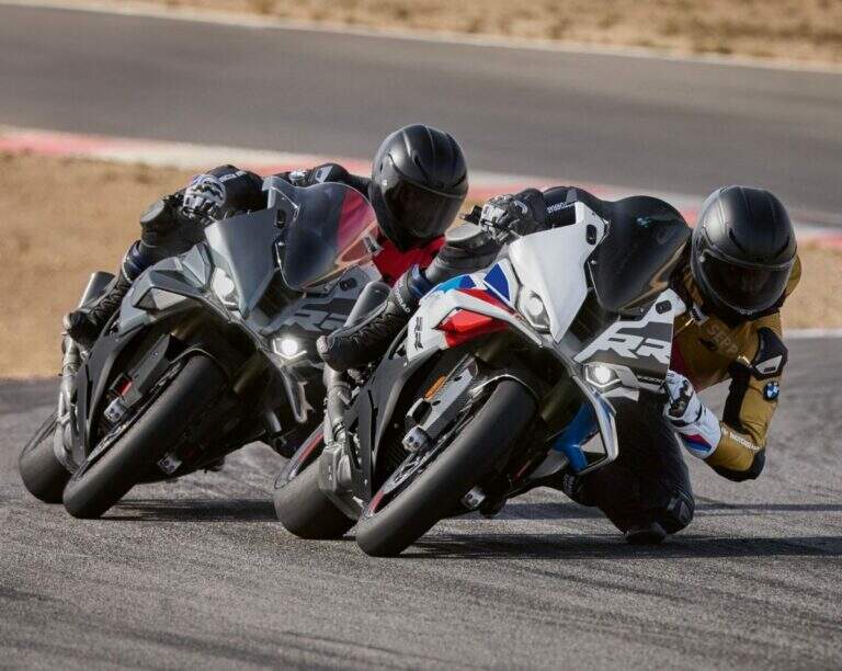 BMW S 1000 RR 2026: preços revelados e pré-venda aberta