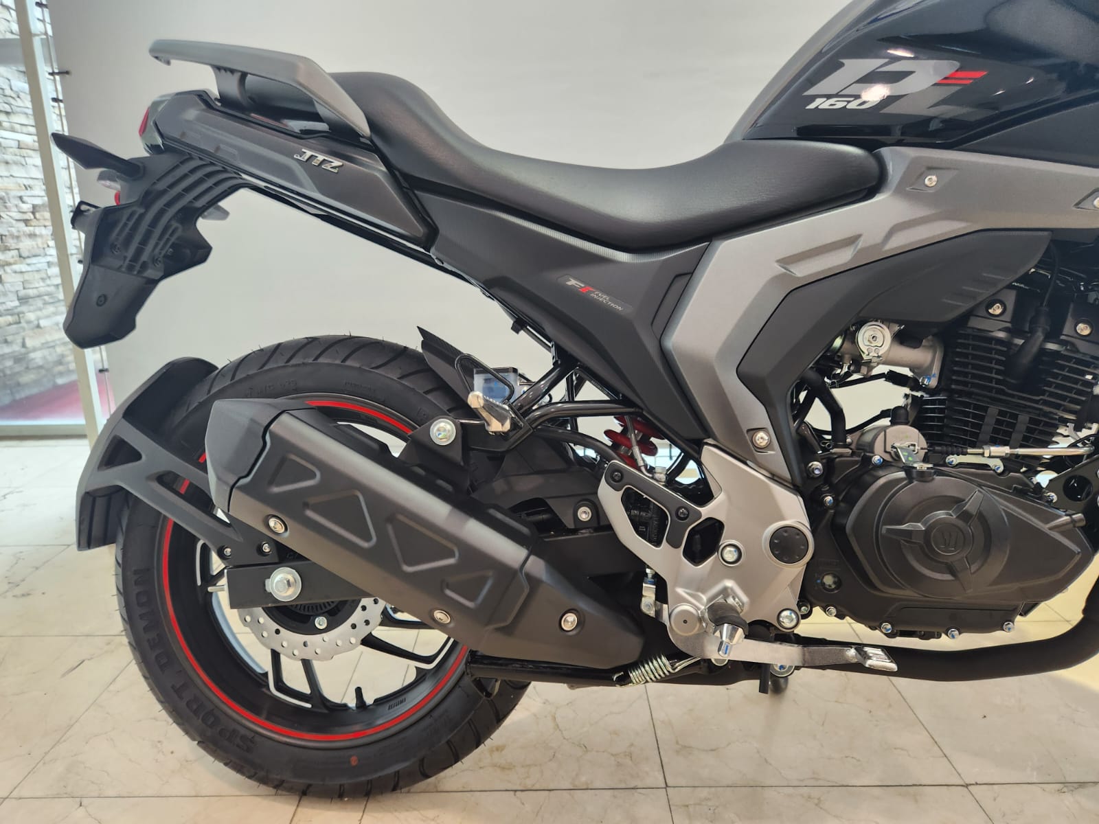 Haojue DL 160 é lançada no Brasil; preço e fotos da crossover de entrada