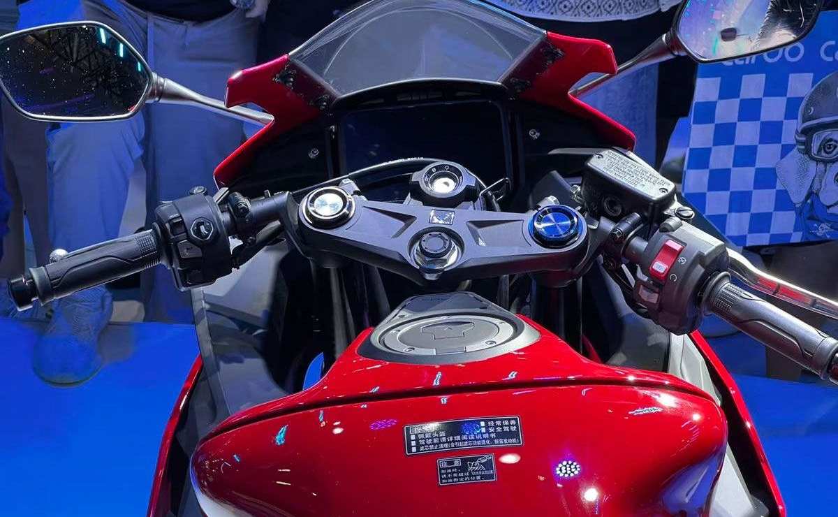 Honda CBR500R Four é revelada no CIMAMotor na China