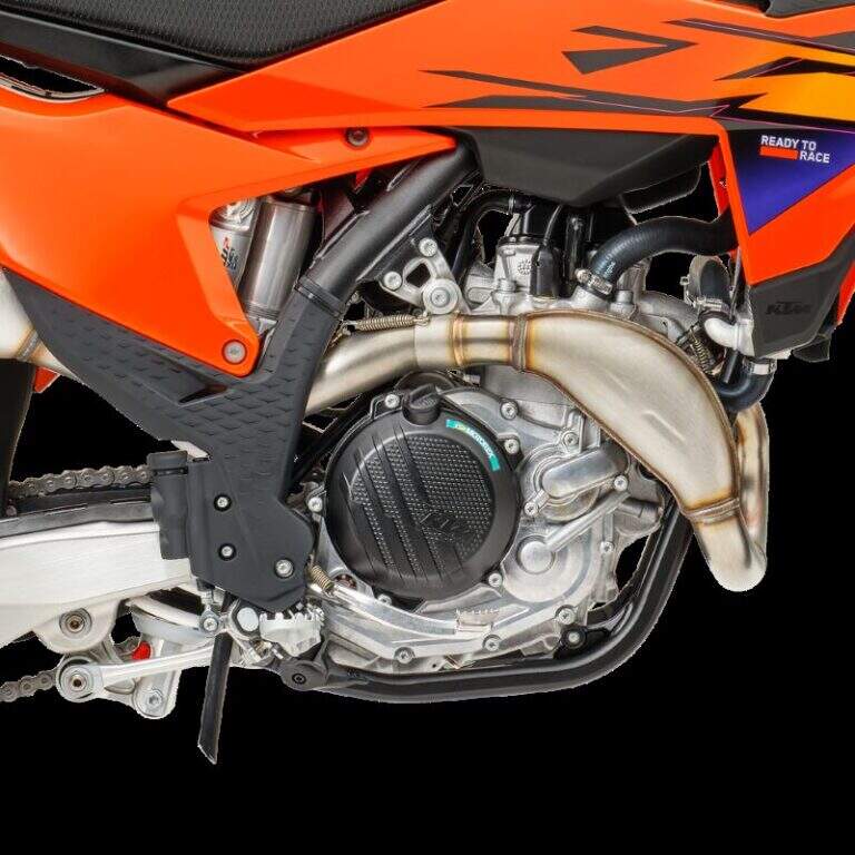 KTM 450 SMR 2026 é a referência como Supermoto de elite