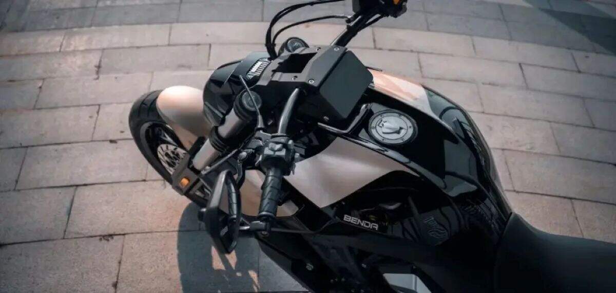Benda LCF700: custom premium chinesa já está nas lojas