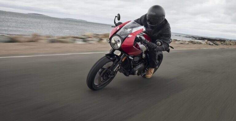 Novas Triumph Tracker 400 e Thruxton 400 estão a caminho do Brasil